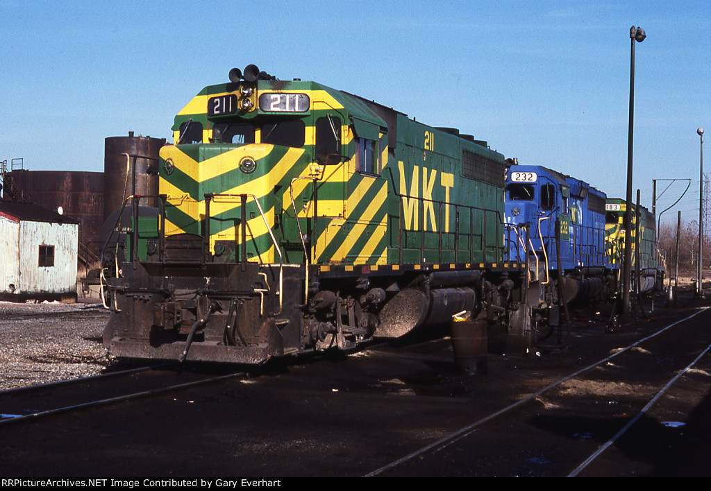 Trio of MKT GP40's - Missouri-Kansas-Texas